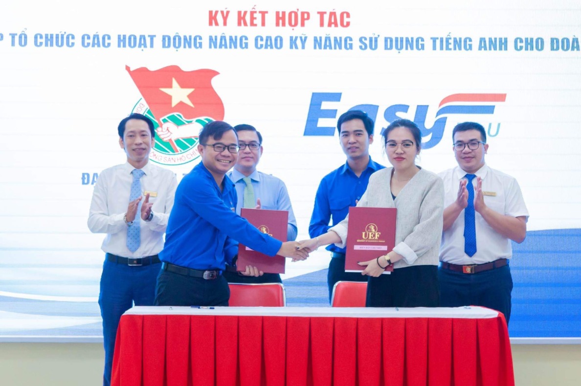 Lễ ký kết hợp tác EASY EDU và UEF phối hợp tổ chức các hoạt động nâng ...